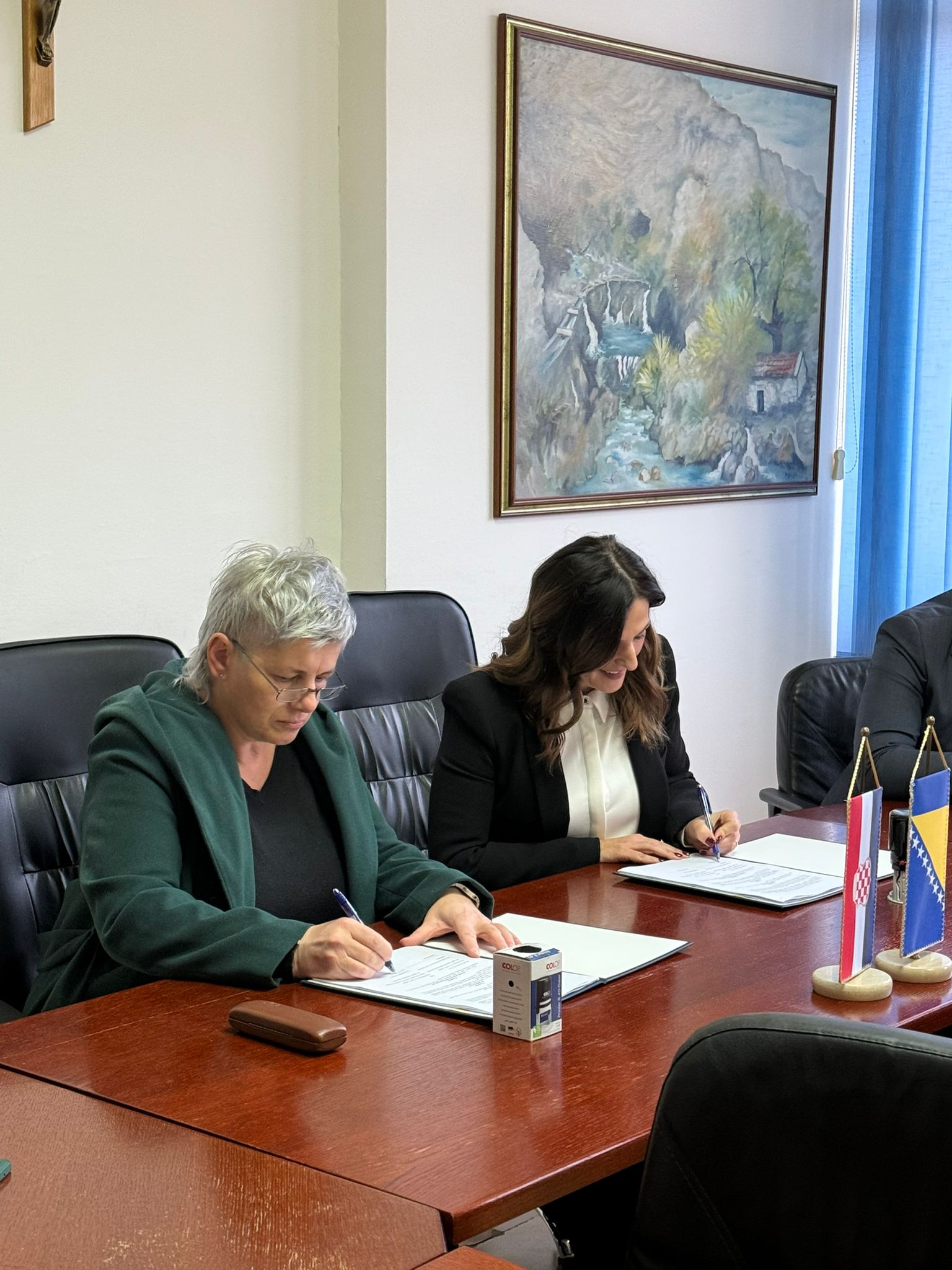 Postignut dogovor: Zaposleni u srednjim školama dobili novi Kolektivni ...